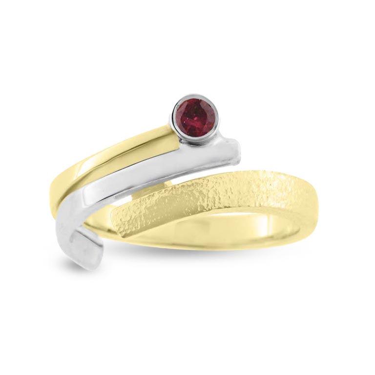 Ring rubin 0,05 ct. skinne gul, pynt hvg. 14 kt.